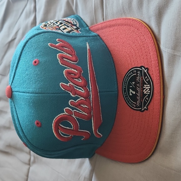 Mitchell & Ness | Accessories | Mitchell Ness Detroit Pistons Baseball ...